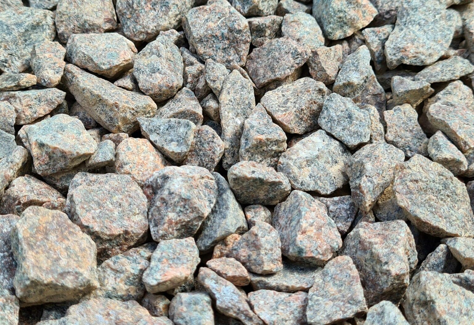 Decorative Stones Cambridge – Garden Chippings Delivered