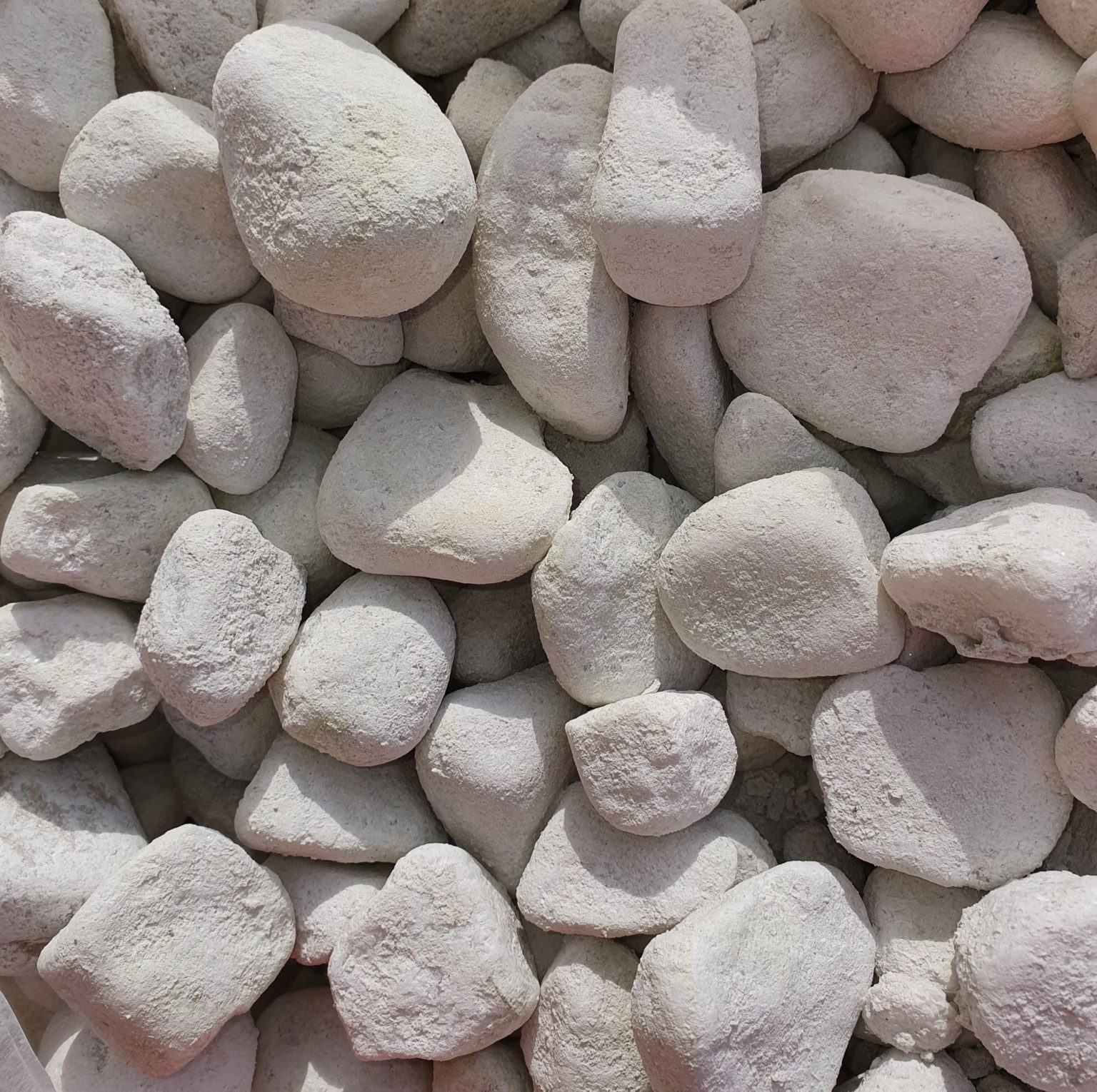 20-40mm White Pebbles | Madingley Mulch Decorative Stones