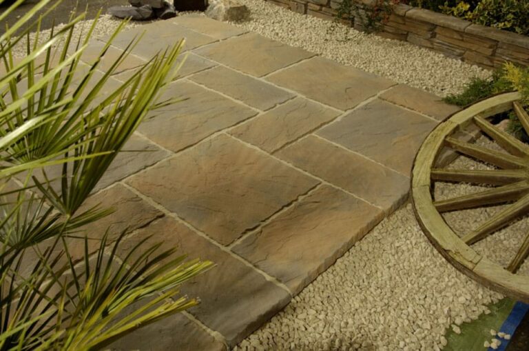 Paving Slabs Bedfordshire - Straight or Curved Gardens | Madingley Mulch